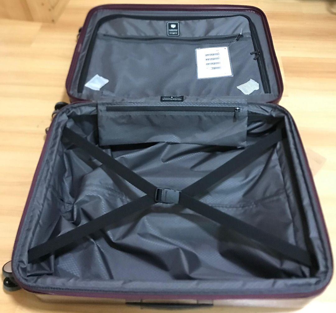 Samsonite spinner with built-in scale 69 x 49 x 27-28 cm, Hobbies ...