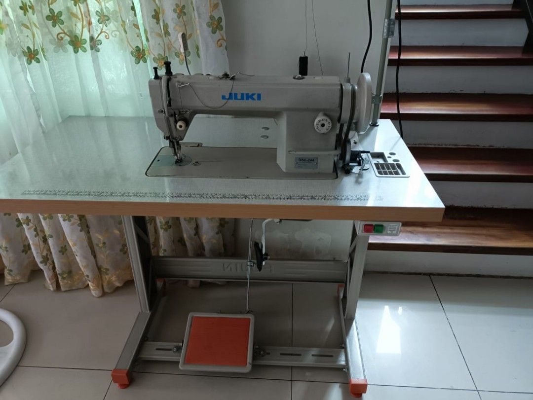 Sawing machine JUKI mod. DSC-244 on Carousell