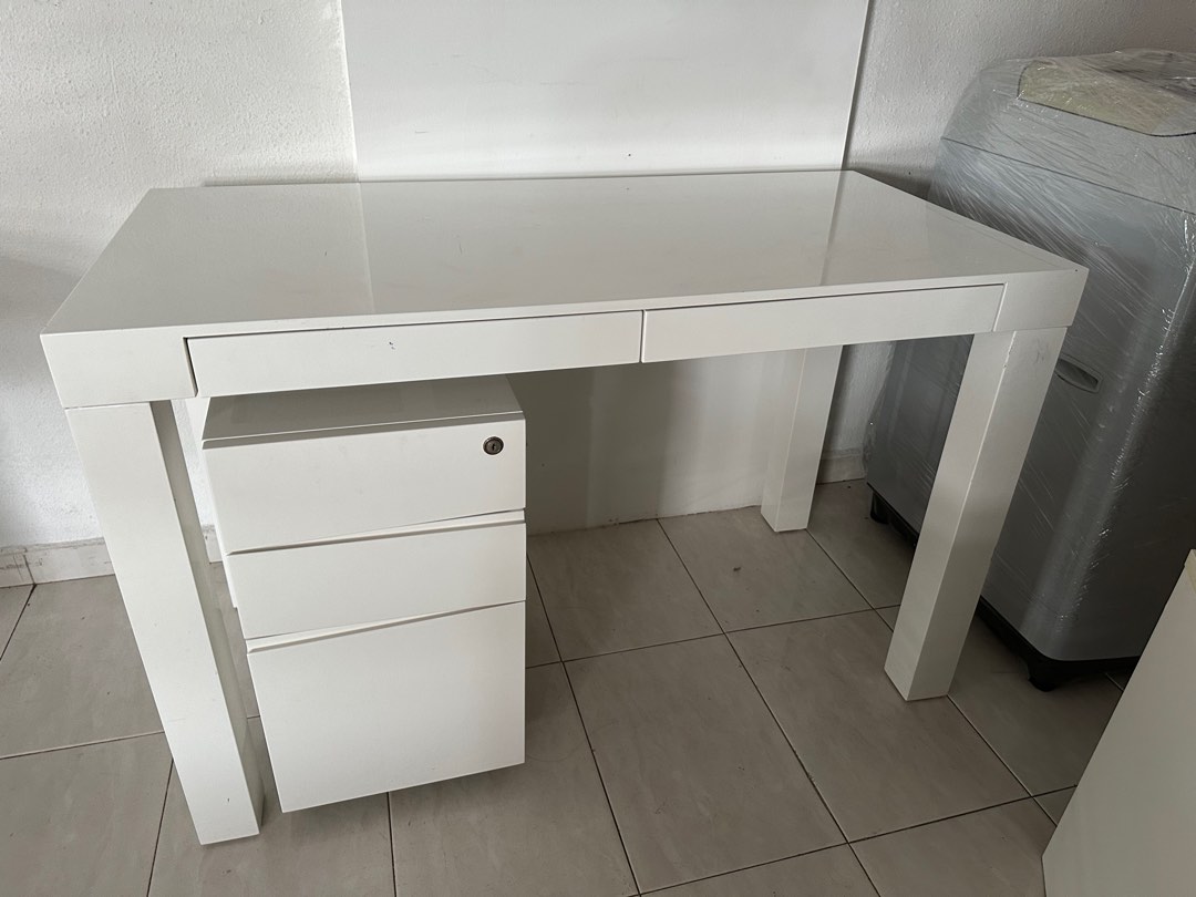 Study Table, Furniture & Home Living, Furniture, Tables & Sets on Carousell