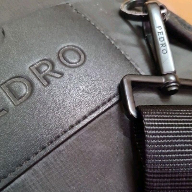 TAS PEDRO ORIGINAL, Fesyen Pria, Tas & Dompet , Tas Selempang di Carousell