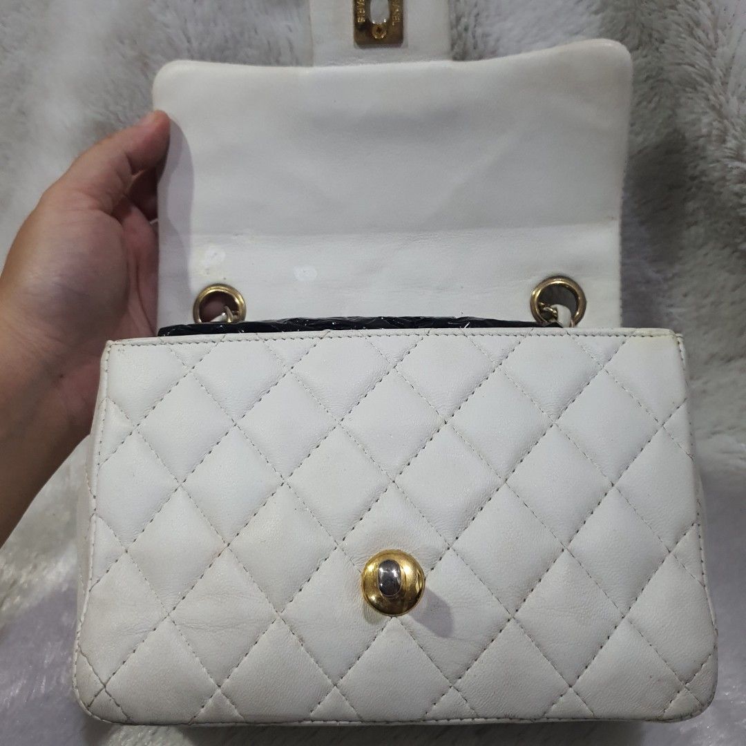Tas sling rantai kulit asli model Chanel Classic Putih Vintage on Carousell