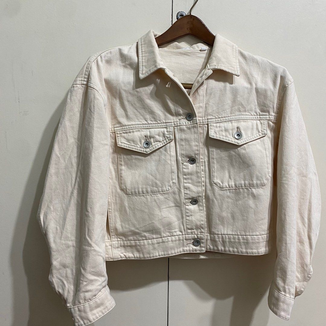 Uniqlo Cream Cropped Denim Jacket, Women's Fashion, Coats, Jackets and ...