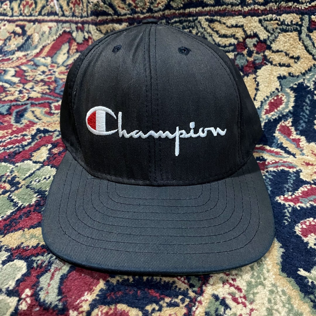 Vintage Champion Script Snapback, Fesyen Pria, Aksesoris, Topi di Carousell