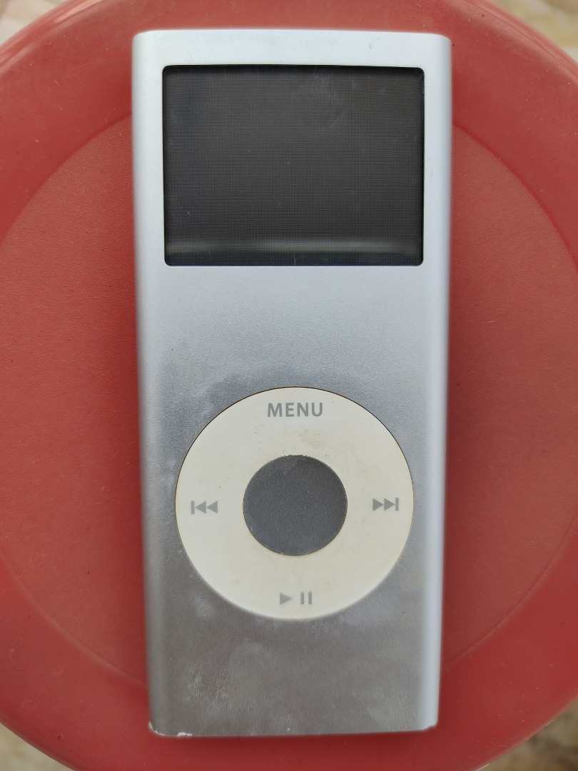 Vintage iPod Nano with free sound bar, Audio, Portable Audio ...