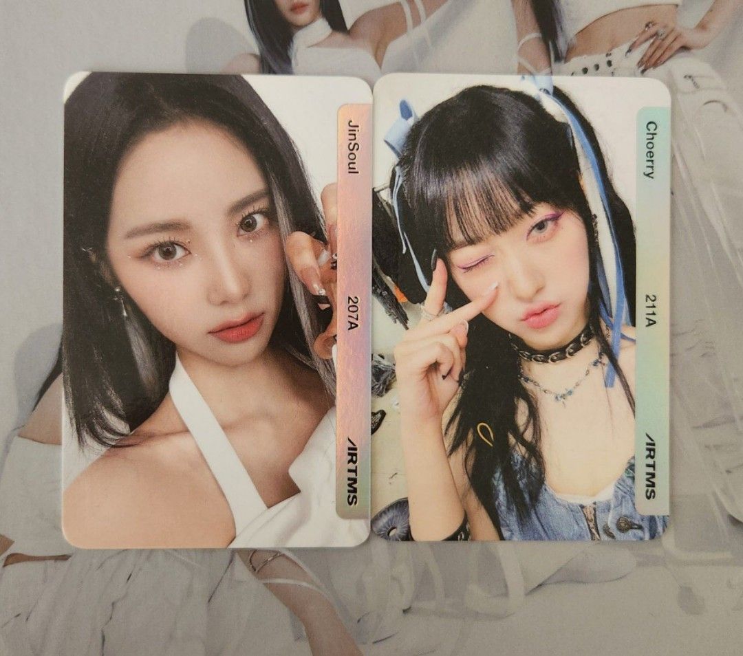 [WTT] OEC odd eye circle kimlip jinsoul choerry version up loona artms, Hobbies & Toys ...