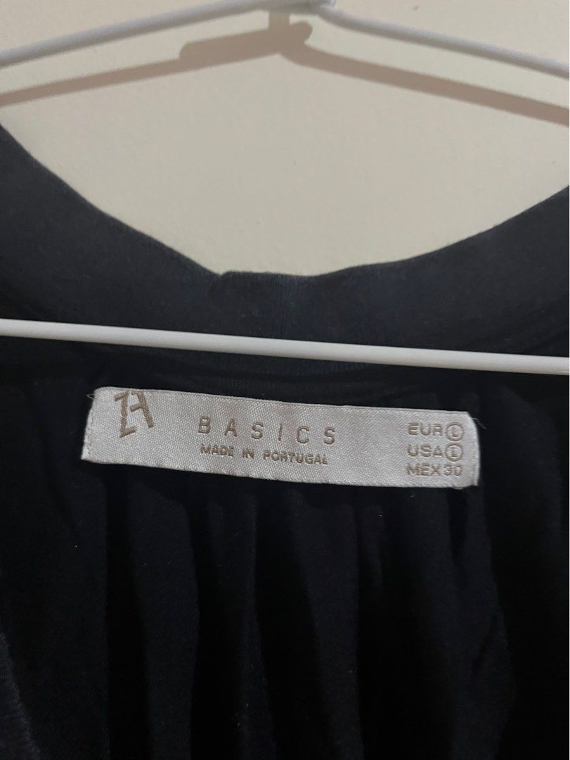 Zara Basic Black Top, Fesyen Wanita, Pakaian Wanita, Atasan di Carousell