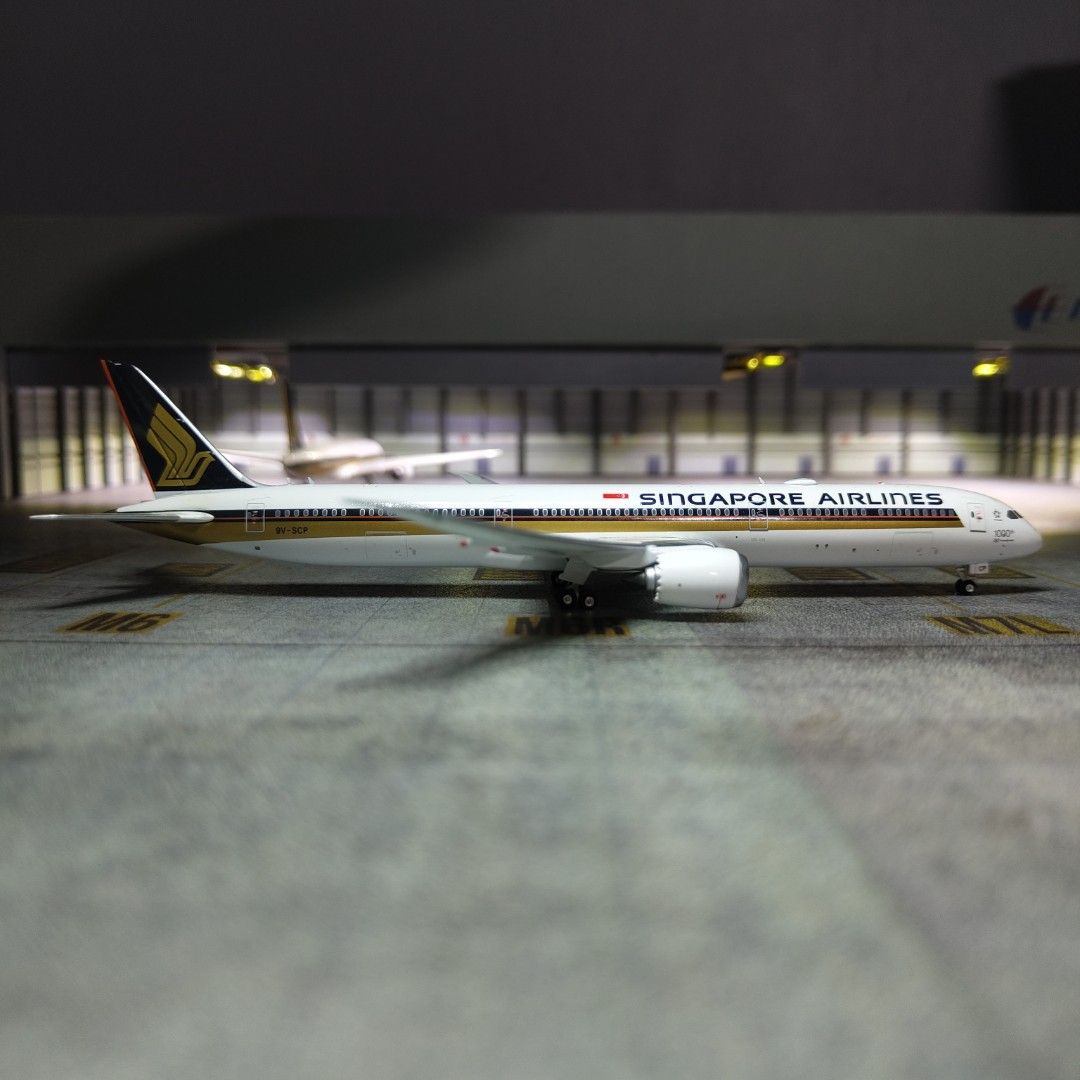 1:400 Phoenix Singapore Airlines 1000th Boeing 787-10 Dreamliner ...