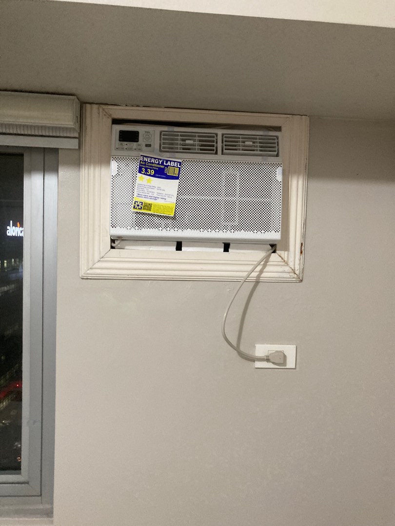 1 HP TCL airconditioning unit, TV & Home Appliances, Air Conditioning ...