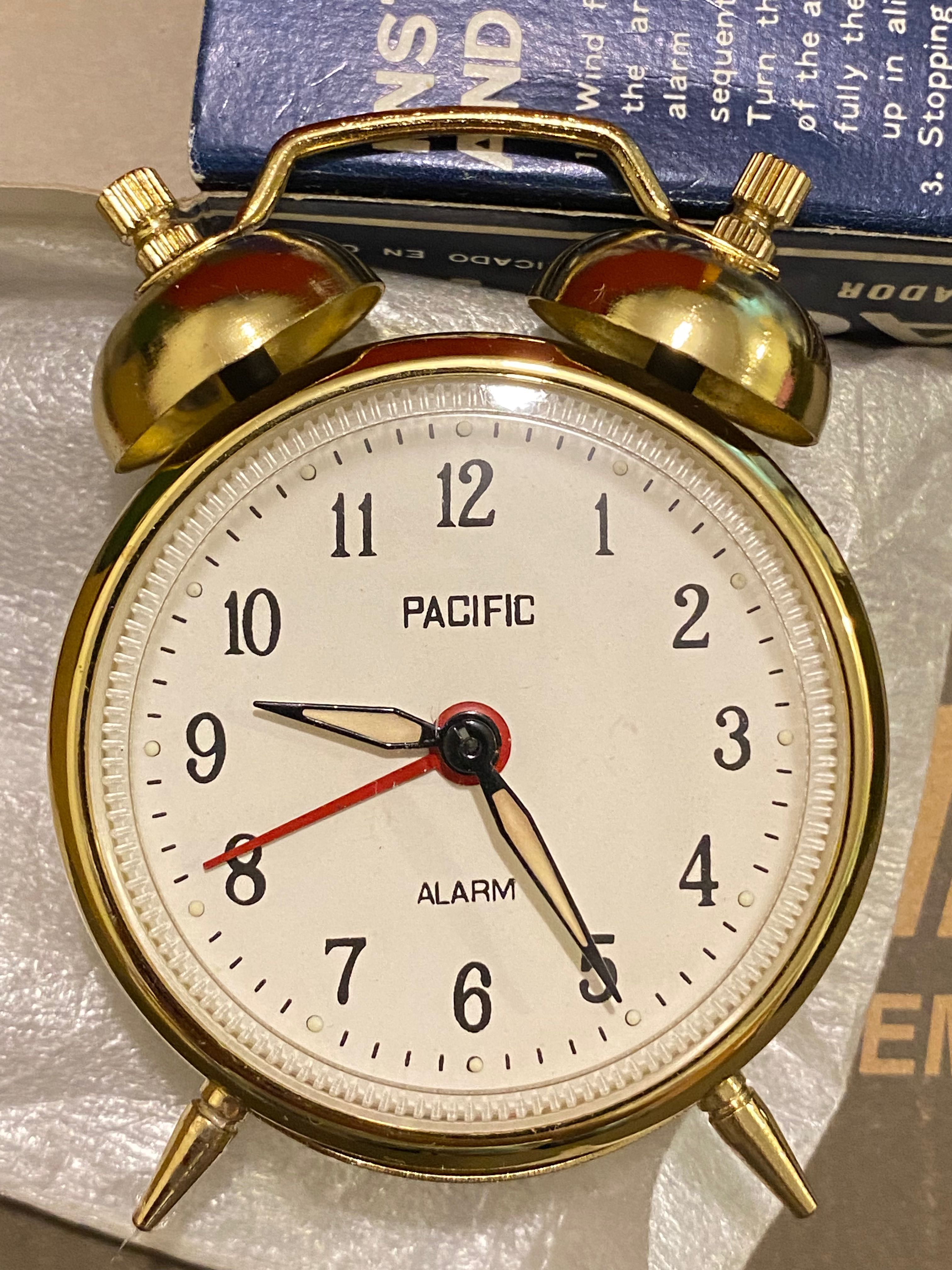 罕見懷舊 上鏈鬧鐘 Pacific Alarm Clock (有盒）, 傢俬＆家居, 家居裝飾, 時鐘 - Carousell
