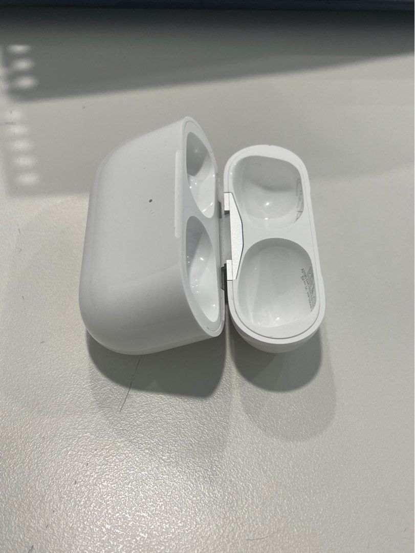 AirPods Pro Gen 1 charging case, Audio, Earphones on Carousell
