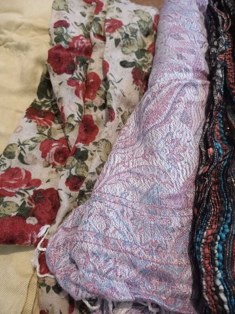 Assorted scarves - set of 7, Women's Fashion, Watches & Accessories ...