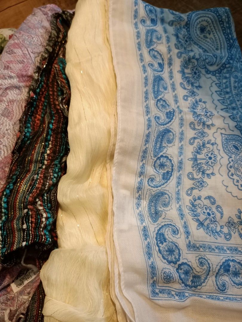 Assorted scarves - set of 7, Women's Fashion, Watches & Accessories ...