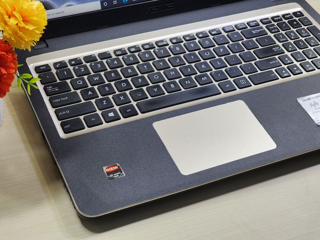 Asus SonicMaster X540UPR Core i5 8th Gen 8Gb Ram 256Gb SSD AMD Radeon ...