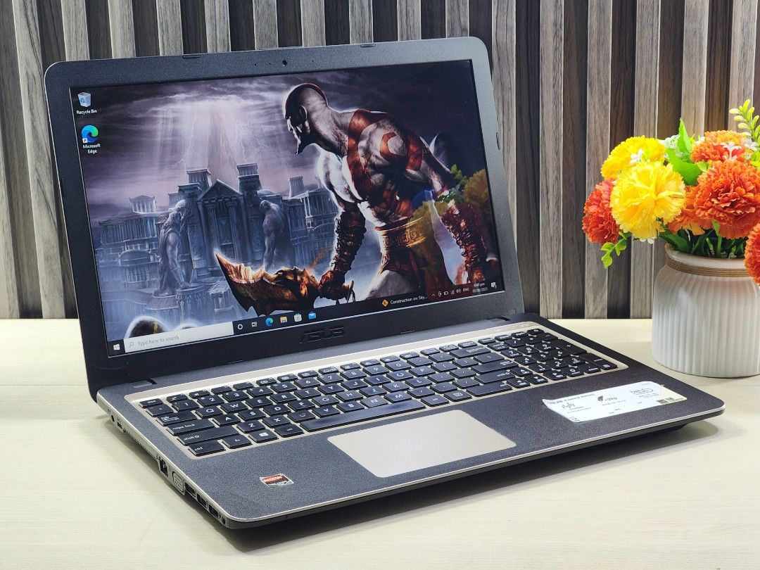 Asus SonicMaster X540UPR Core i5 8th Gen 8Gb Ram 256Gb SSD AMD Radeon ...