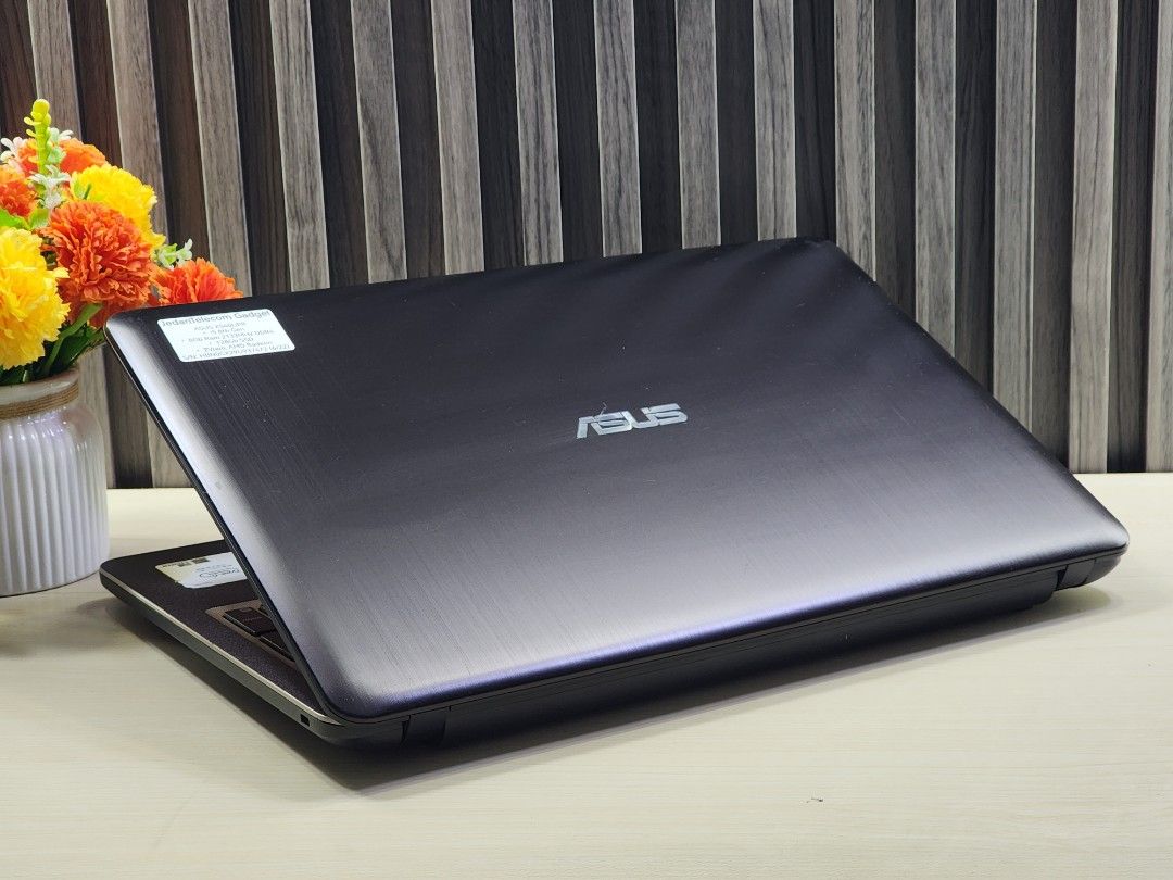 Asus SonicMaster X540UPR Core i5 8th Gen 8Gb Ram 256Gb SSD AMD Radeon ...
