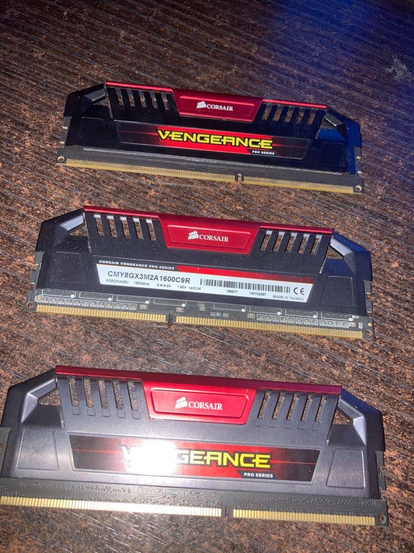 Corsair Vengeance pro series 24gb ( 8gb x 3 ) 1600MHz ram stick ...