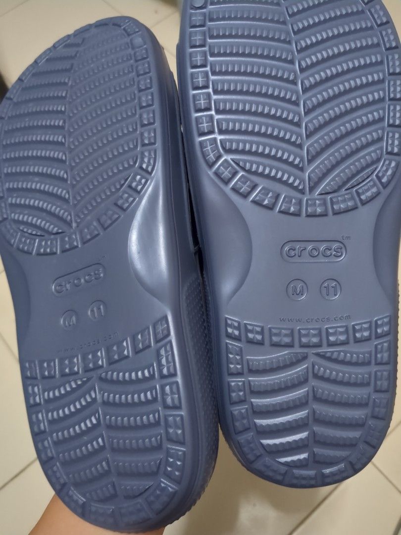 Crocs slippers, Men's Fashion, Footwear, Flipflops and Slides on Carousell
