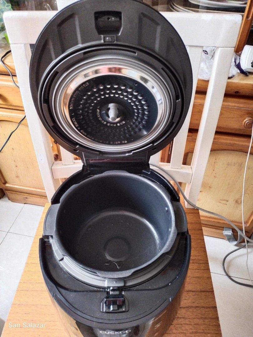 Cuckoo brand rice cooker/pressure cooker, TV & Home Appliances, Kitchen ...
