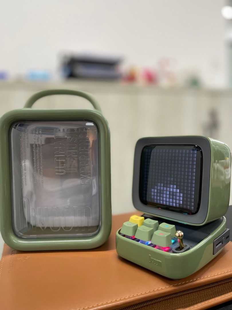 Divoom Ditoo Plus Bluetooth speaker, Audio, Soundbars, Speakers & Amplifiers on Carousell