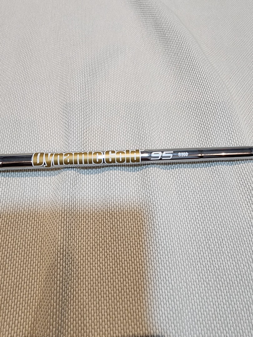 Dynamic Gold S200 iron shaft, Sports Equipment, Sports & Games, Golf on ...