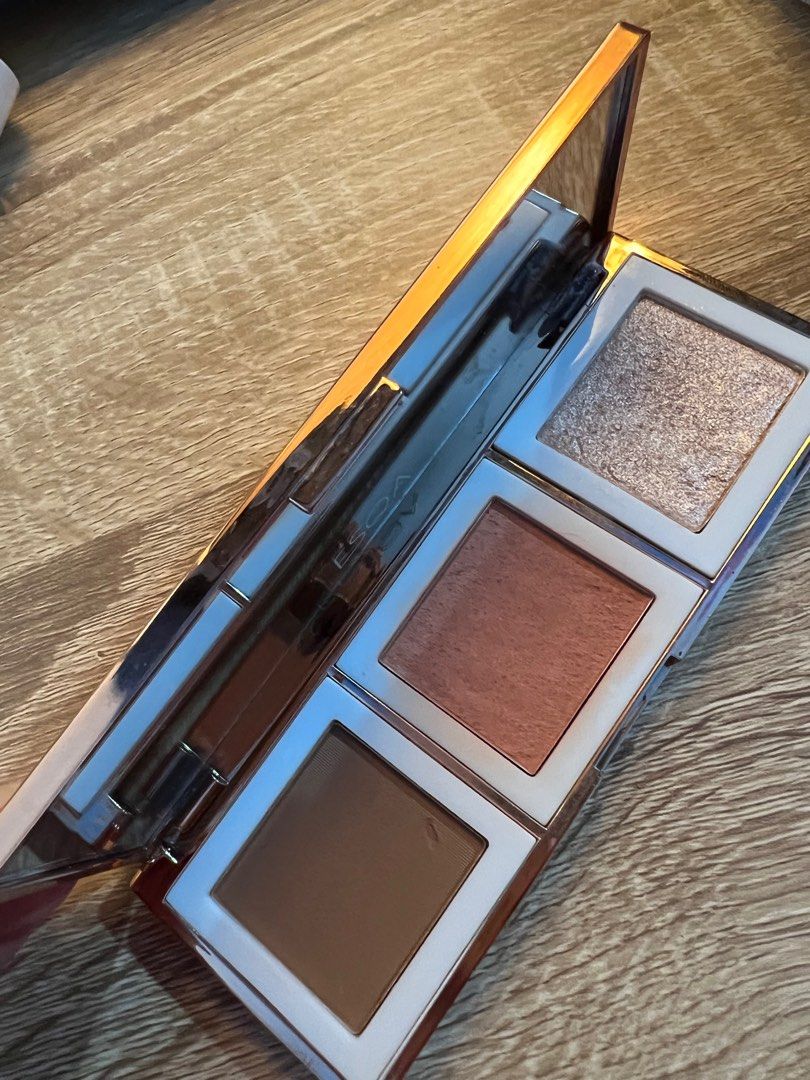 ESQA Cheek Pallete Aphrodite, Kesehatan & Kecantikan, Rias Wajah di ...