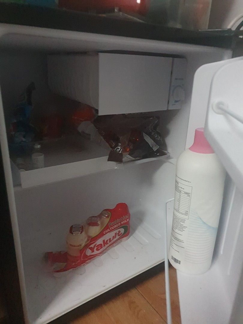 Ezy mini fridge / mini bar, TV & Home Appliances, Kitchen Appliances ...