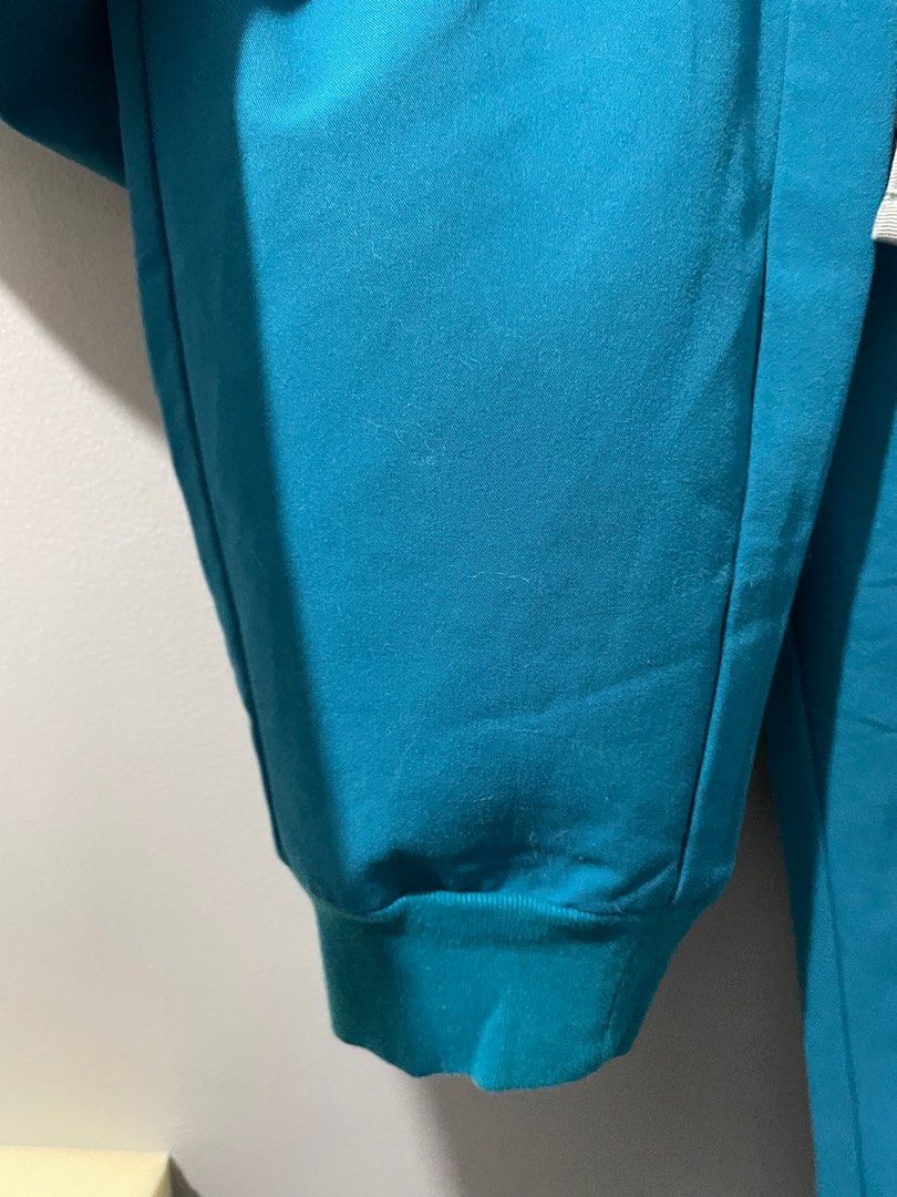 FIGS scrub suit limited edition Pacific Blue set, Women's Fashion ...