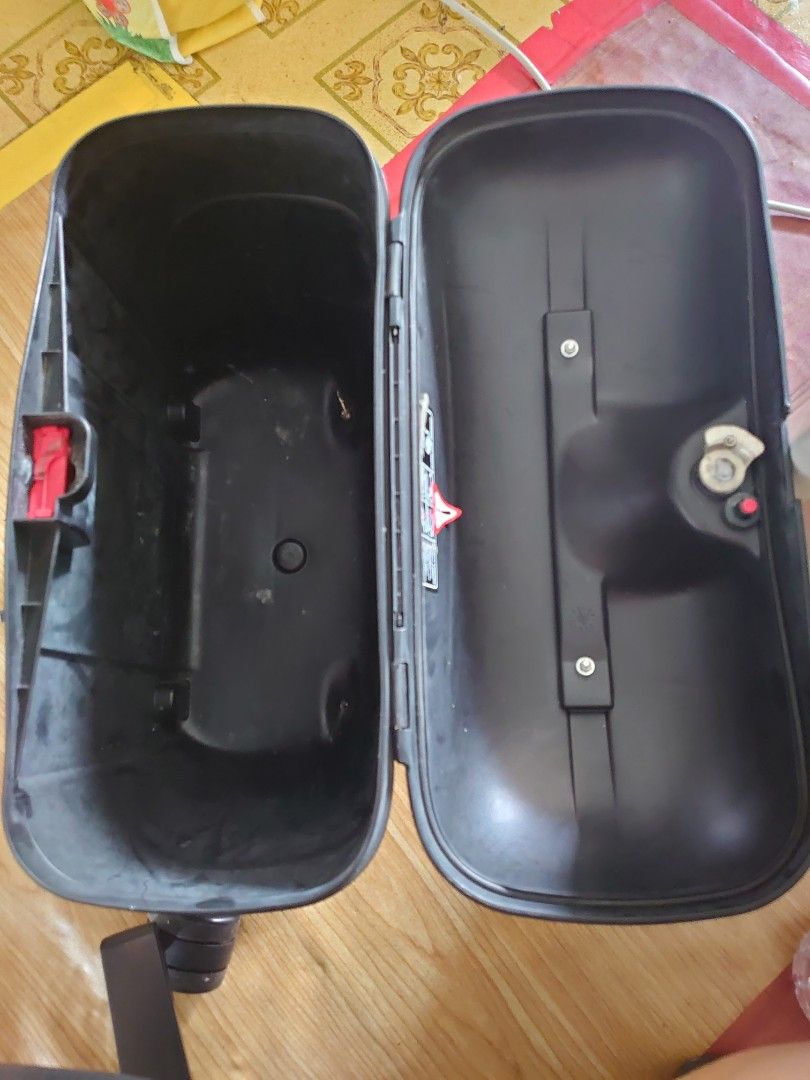 Givi E21 side pannier, Motorcycles, Motorcycle Accessories on Carousell