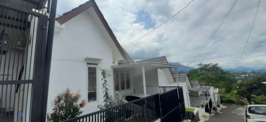 JUAL RUMAH 2 LANTAI SERTIFIKAT SHM DI JATIHANDAP CICAHEUM, Properti ...