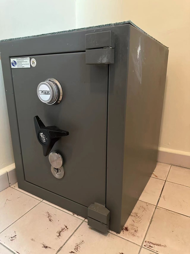 LORD VICTOR 100 SAFE BOX, Furniture & Home Living, Security & Locks ...