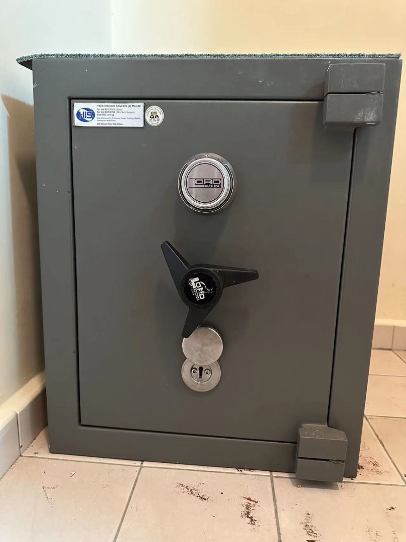 LORD VICTOR 100 SAFE BOX, Furniture & Home Living, Security & Locks ...