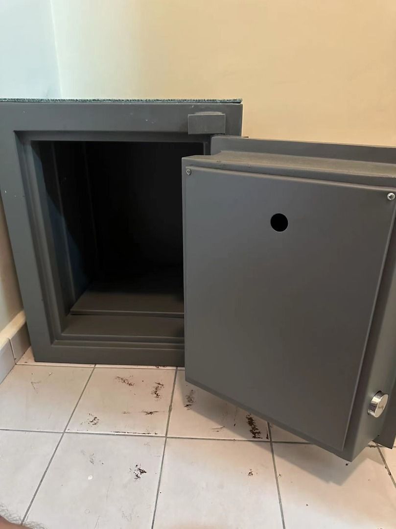 LORD VICTOR 100 SAFE BOX, Furniture & Home Living, Security & Locks ...