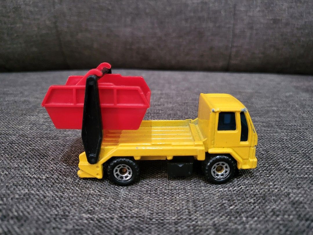 Matchbox MB 70 Ford Cargo Skip Truck 1986 on Carousell