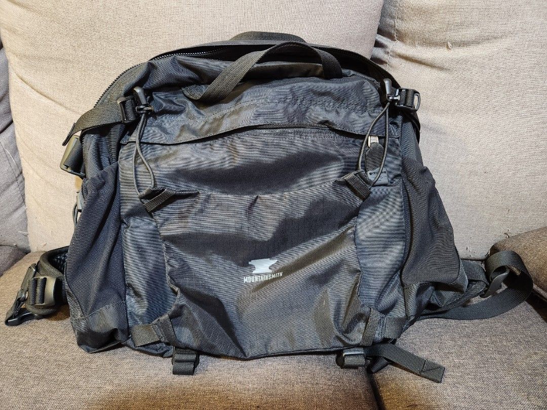 Mountainsmith Day Pack, Men's Fashion, Bags, Backpacks on Carousell