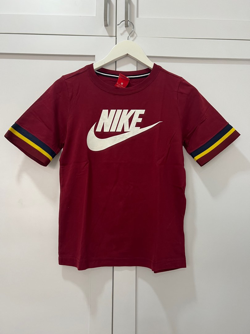 Nike Tee / baju kaos merek Nike, Fesyen Wanita, Pakaian Wanita, Atasan ...