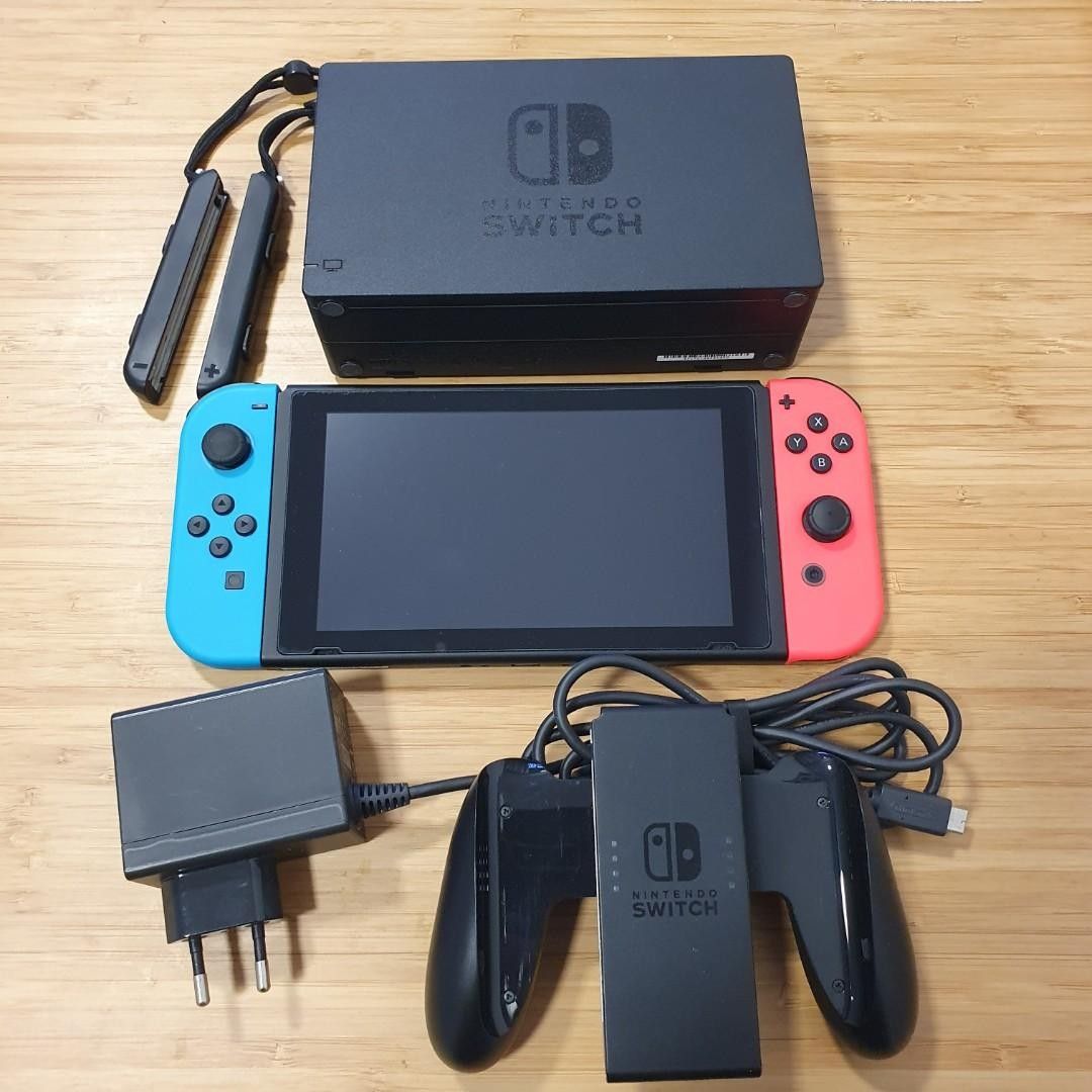 Nintendo Switch Gen 1 game console, Video Gaming, Video Game Consoles ...