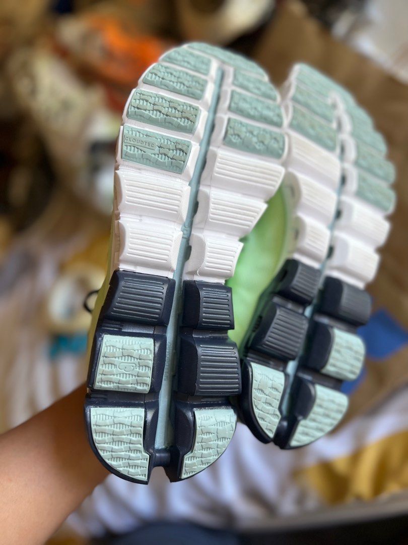 ON CLOUD HELION mens 7.5, Men's Fashion, Footwear, Sneakers on Carousell