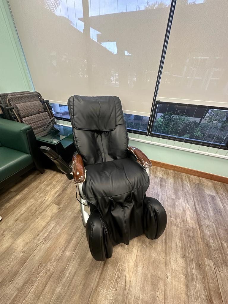 OSIM iSymphonic Massage Chair, Health & Nutrition, Massage Devices on ...