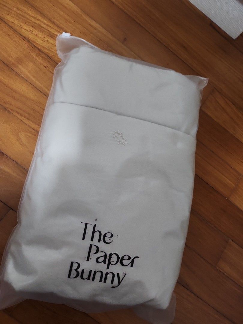 PAPER BUNNY PUFFER TOTE BAG (OYSTER COLOUR), Women's Fashion, Bags ...