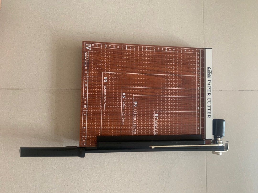 Paper cutting board, Hobbies & Toys, Stationery & Craft, Craft Supplies ...