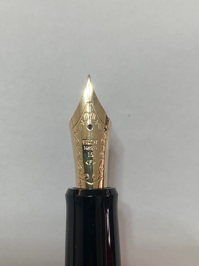 Pilot Custom 823 Fountain Pen (F) Nib, Hobbies & Toys, Stationery ...