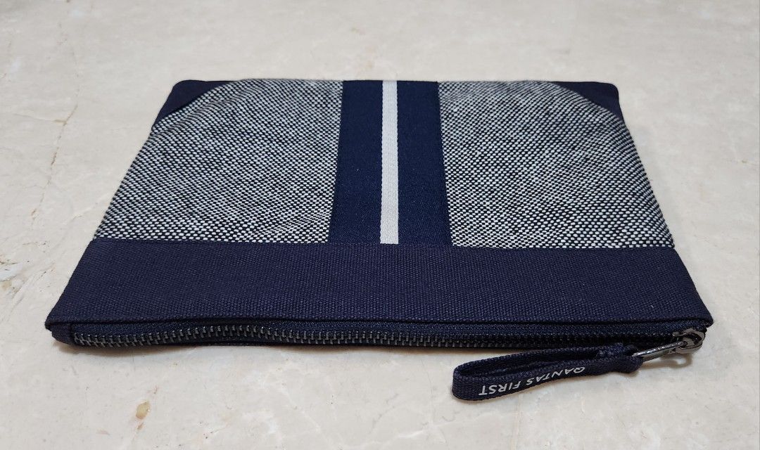 Qantas First class pouch, Women's Fashion, Bags & Wallets, Purses ...