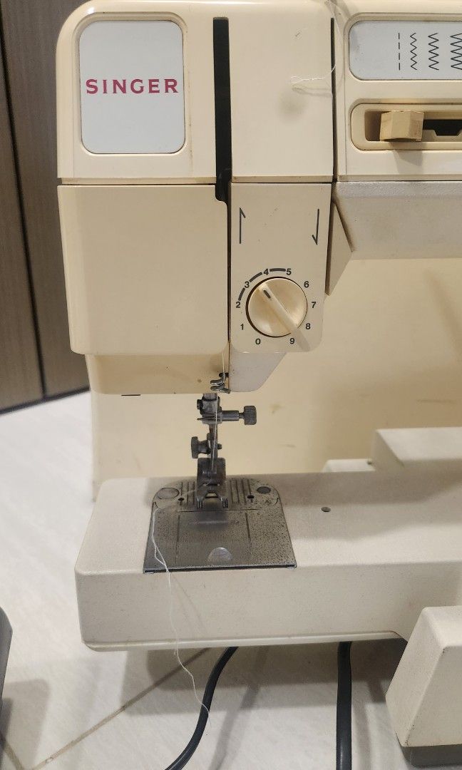 SINGER Sewing machine 9805C, TV & Home Appliances, Other Home ...