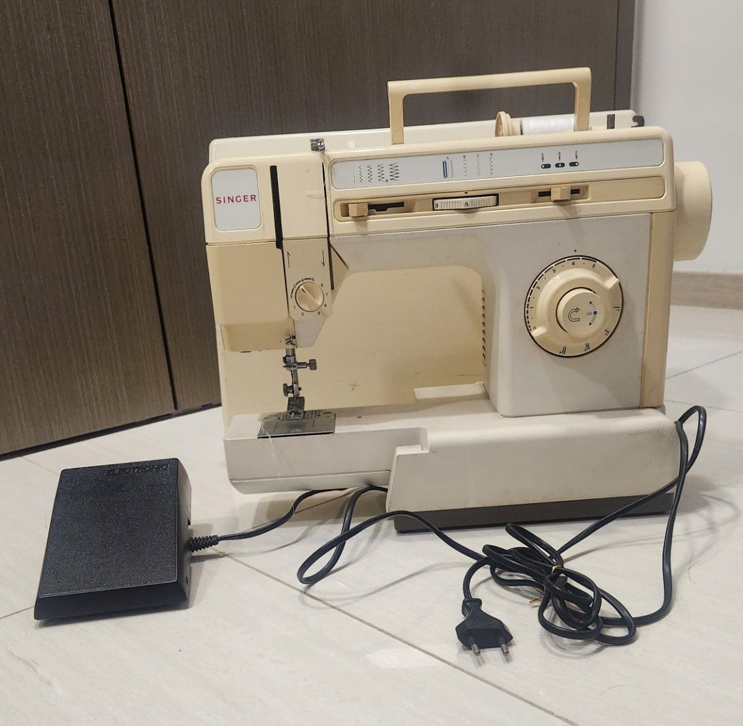 SINGER Sewing machine 9805C, TV & Home Appliances, Other Home ...