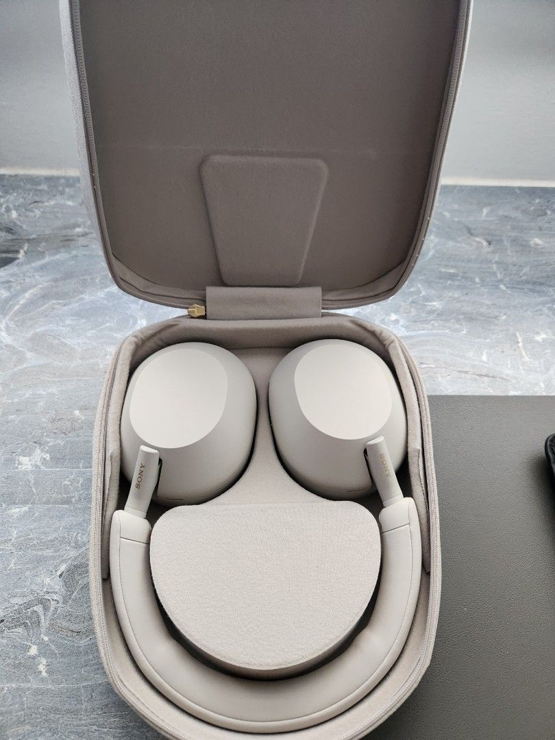 Sony XM5 Silver, Audio, Headphones & Headsets on Carousell