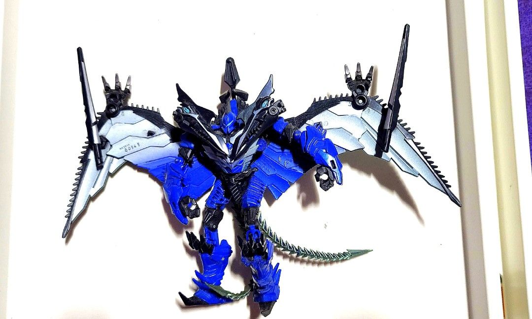 Transformers aoe strafe, Hobbies & Toys, Toys & Games on Carousell