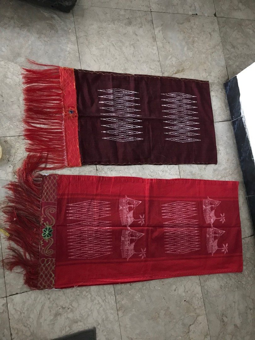 ULOS BATAK TENUN MERAH RED SEPAKET ATAS BAWAH ALIAS SARUNG KAIN DAN SELENDANGBYA GEMAS CORAK ...