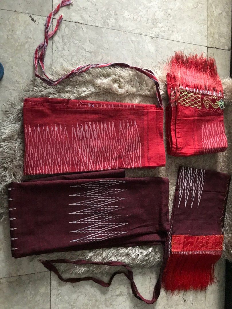 ULOS BATAK TENUN MERAH RED SEPAKET ATAS BAWAH ALIAS SARUNG KAIN DAN SELENDANGBYA GEMAS CORAK ...