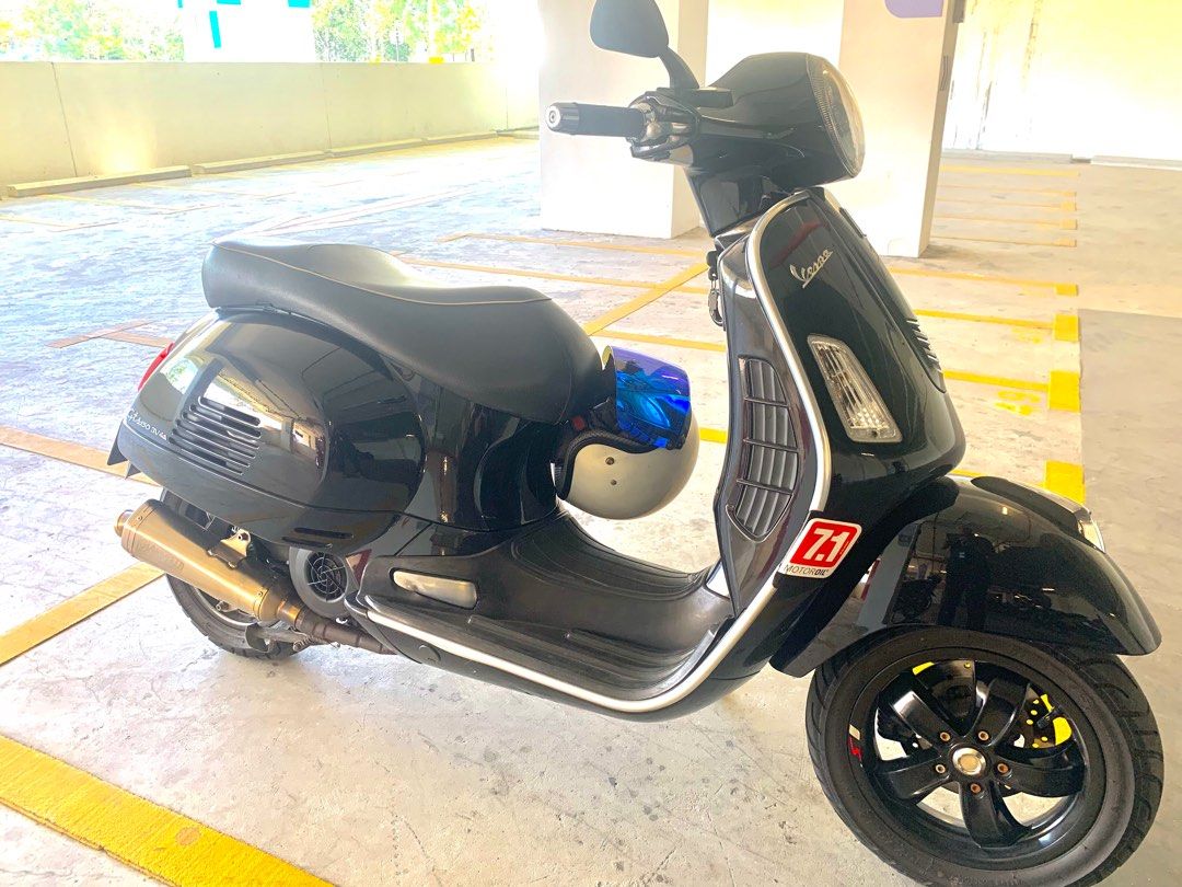 Vespa GTS 150, Motorbikes on Carousell