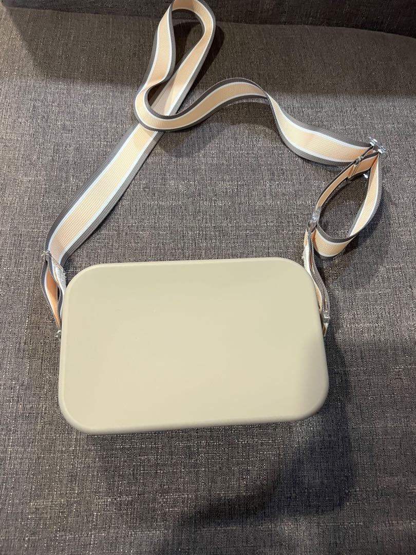 ViaJecito Cross Body Bag, Women's Fashion, Bags & Wallets, Cross-body ...